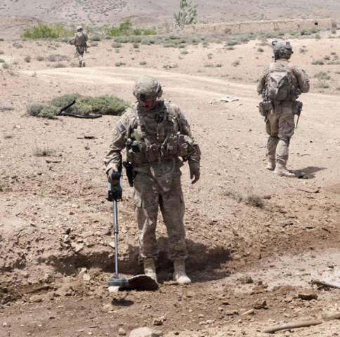 Minhunter and Gizmo Help Warfighters Finding IEDs with Mine Detectors ...