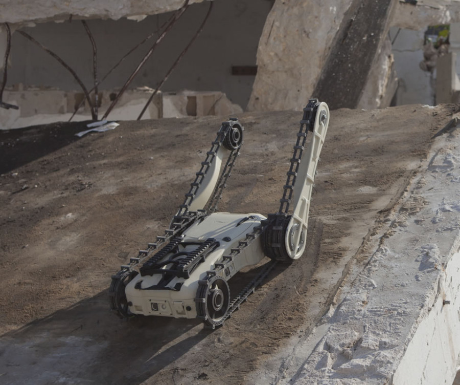 A ROBOT TEAM STANDS UP TO FIGHT IEDs - Defense Update: