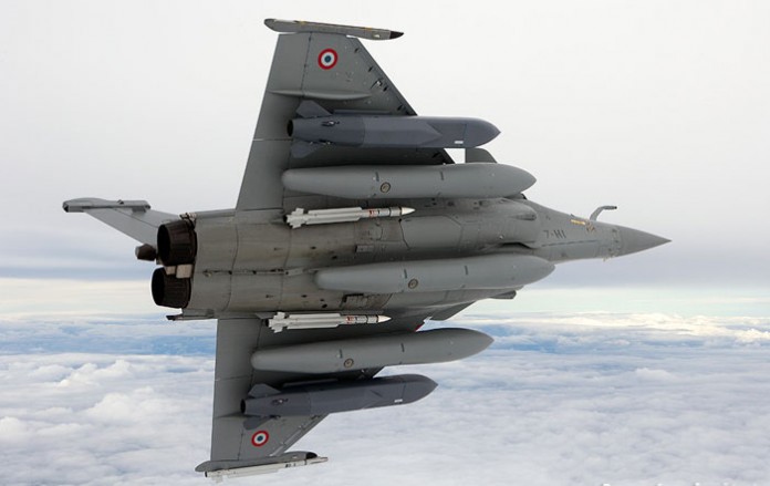 Rafale Tested with Maximum Weapons Load – 12 Guided Weapons Underwing ...